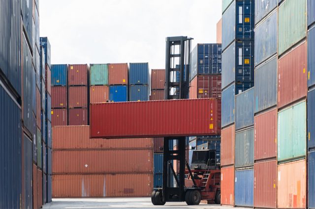 What Defines Drayage vs Transloading?